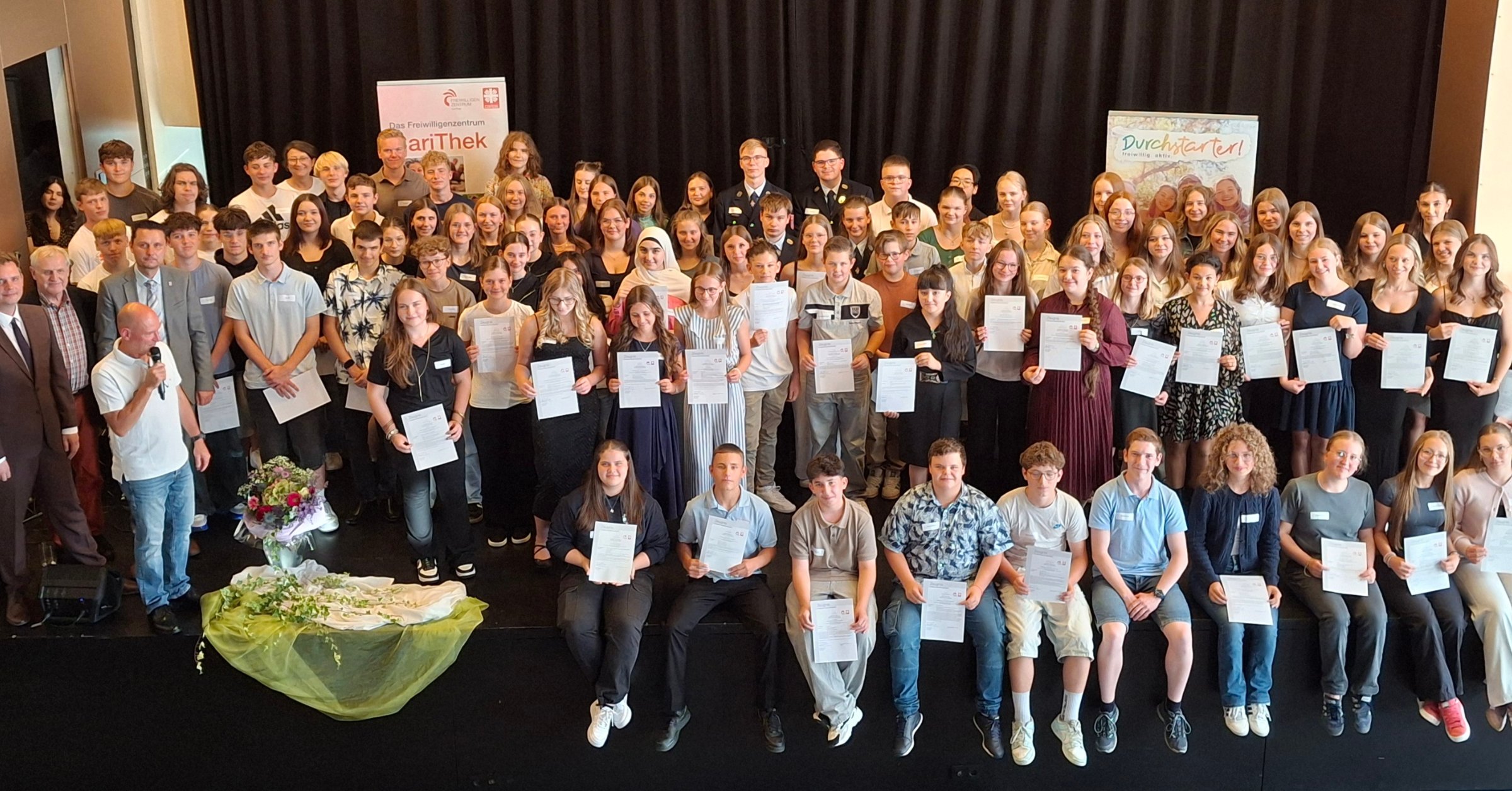 90 Schülerinnen und Schüler erhielten ihre FSSJ-Abschlusszeugnisse